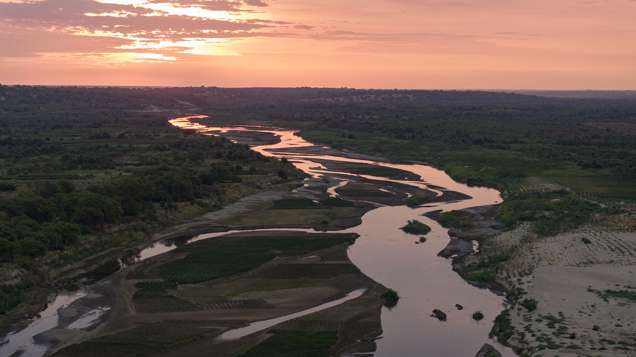 Aruntani sostiene que contaminación de río Titire es generada por ...