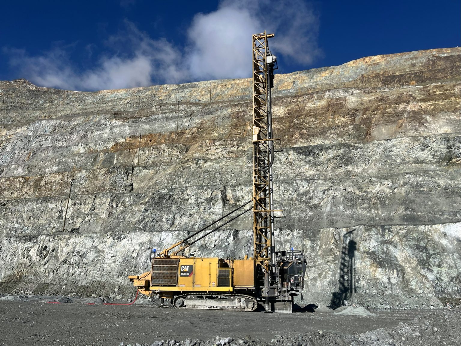 Primera perforadora autónoma Cat inicia operaciones en Toromocho ...